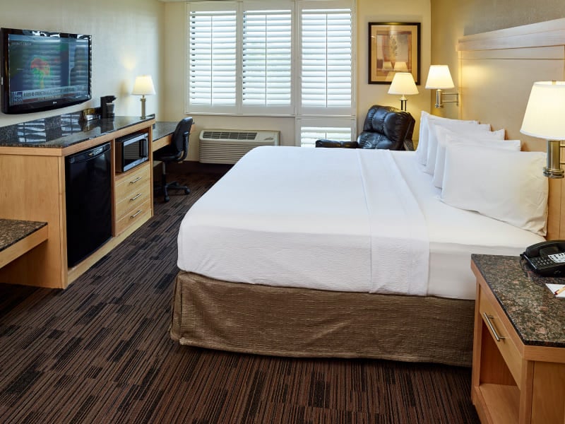 Comfortable Rooms in St. Paul | LivINN Hotel St. Paul